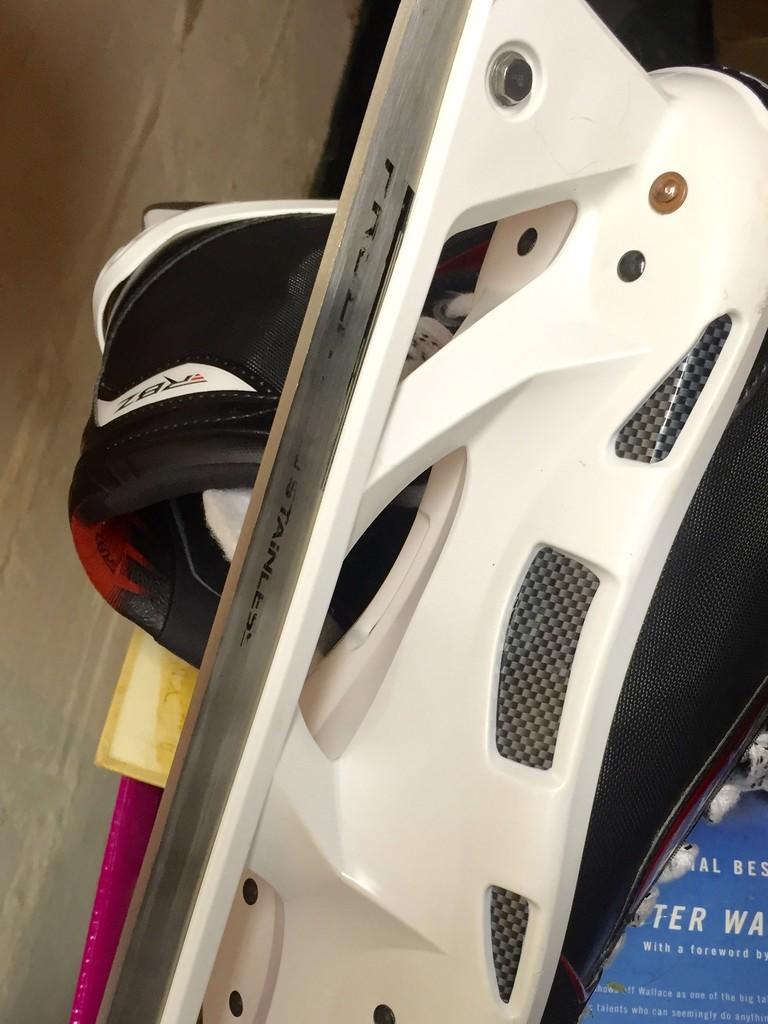 CCM RBZ 90 - Nearly Brand New - Size 8D | SidelineSwap