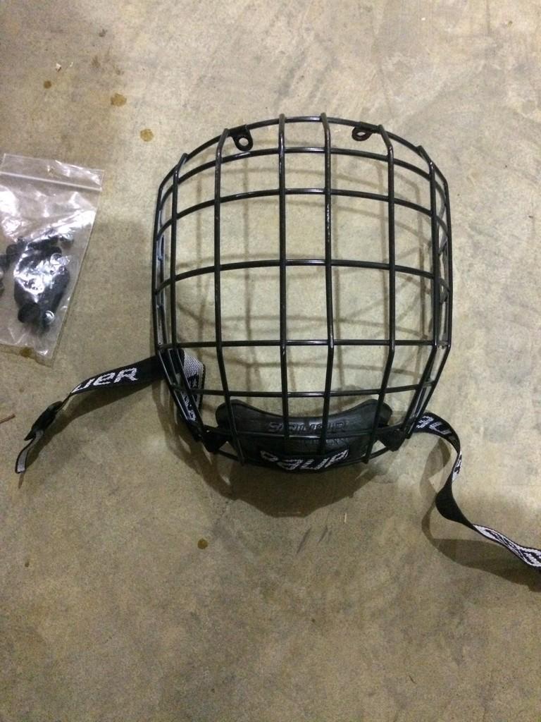 Bauer RBE III Oreo Cage | SidelineSwap