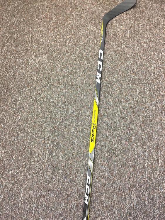 Brand New Pro Stock CCM Super Tacks Grip RH 85 Flex. P28 McDavid (Big ...