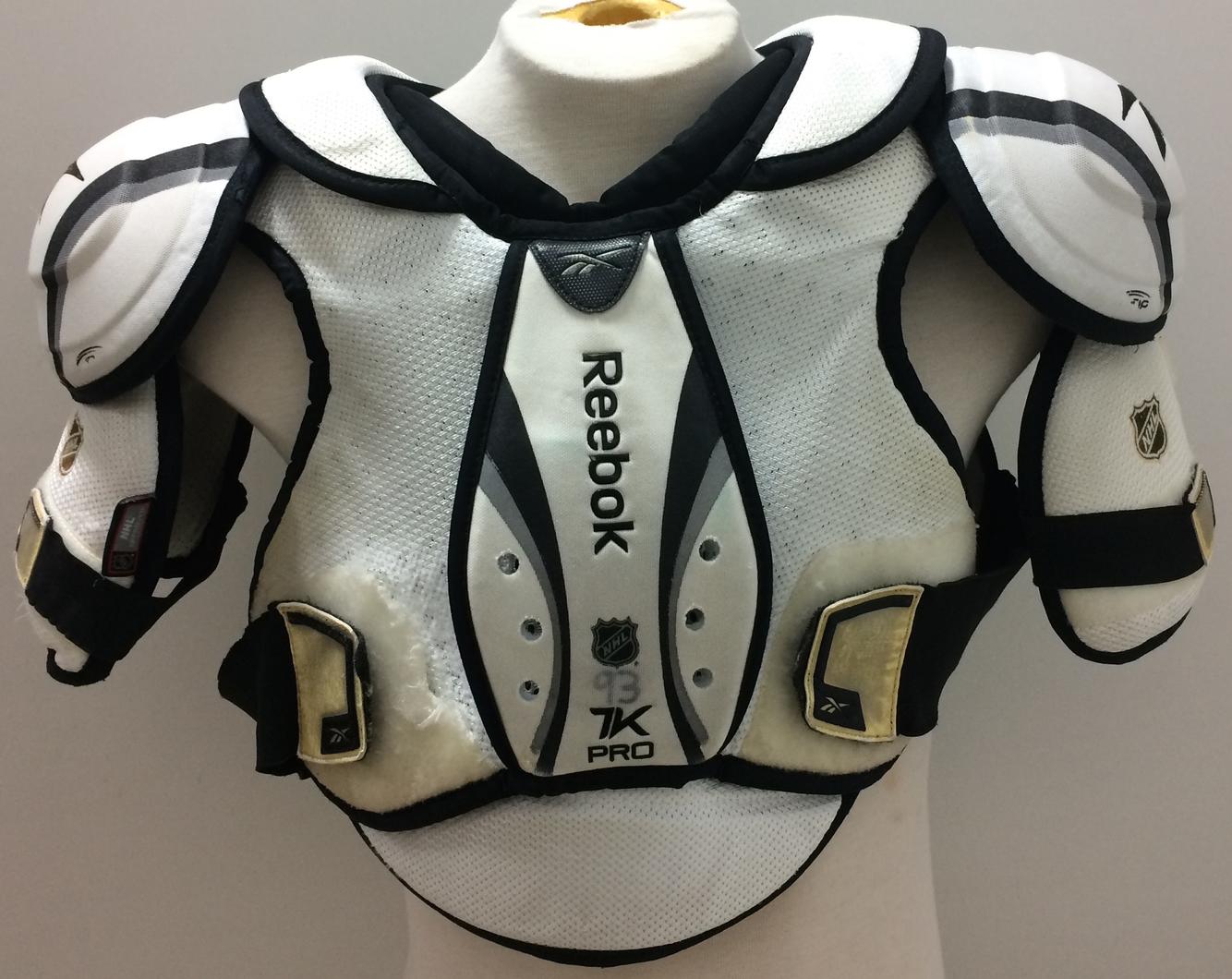 Reebok 7K Pro Pro Stock Shoulder Pads Senior Large / Extra Large L/XL ...