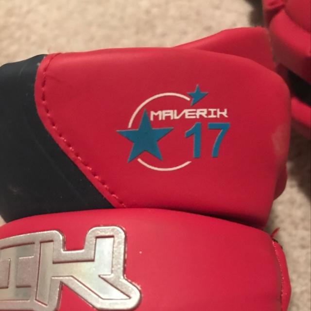 Red Maverick M4 Showtime 2017 Edition Gloves | SidelineSwap