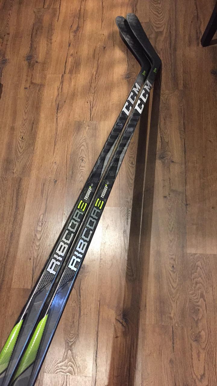2 pack - CCM Trigger 2 LH 85 Flex P90 curve | SidelineSwap