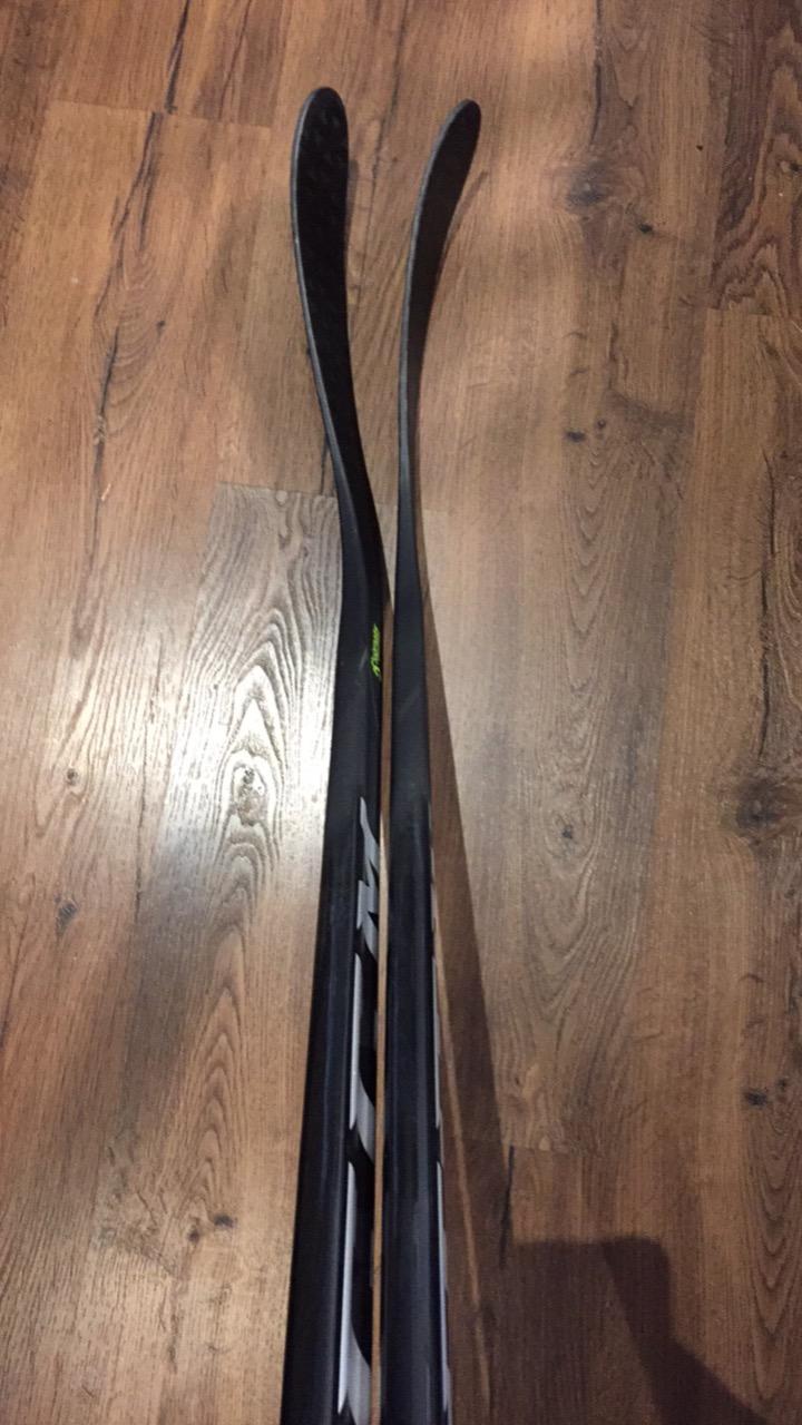 2 pack - CCM Trigger 2 LH 75 Flex P28 | SidelineSwap