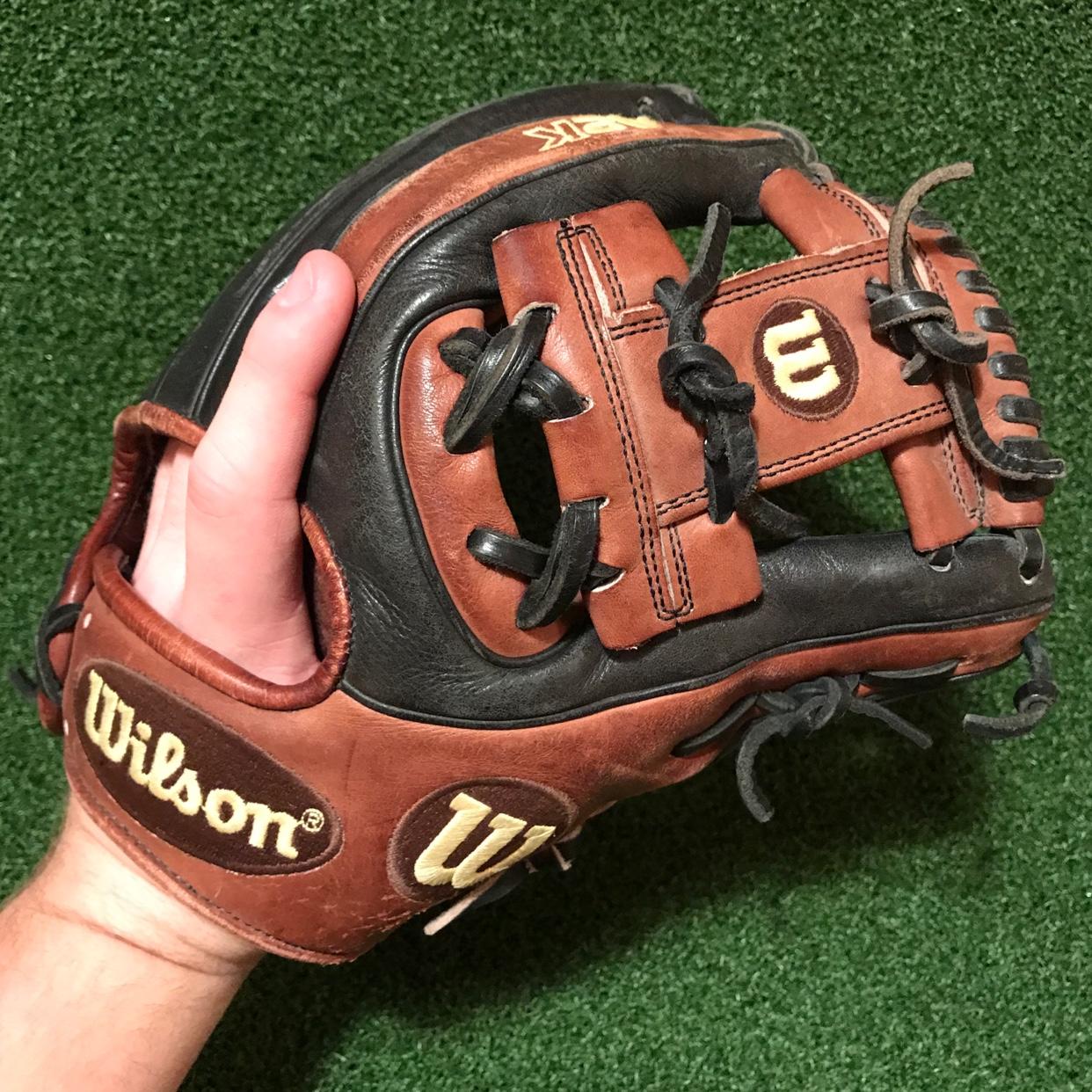Wilson A2K 11.5 Inch | SidelineSwap