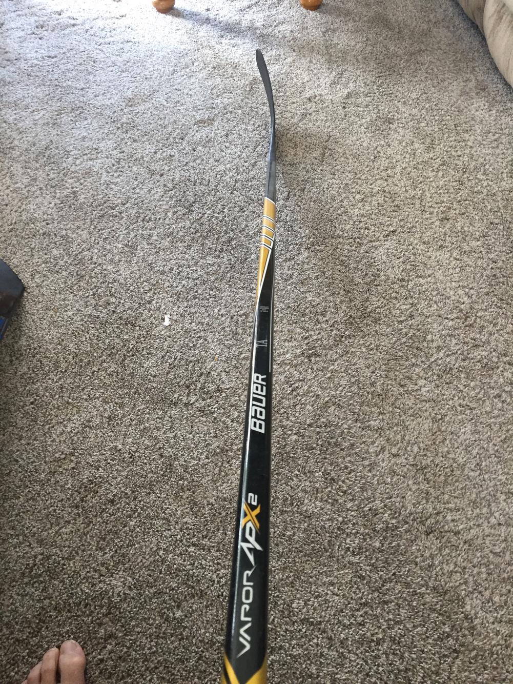 Pro Stock Bauer Vapor APX 2 Stick Righty Mid 101 - 105 Senior ...