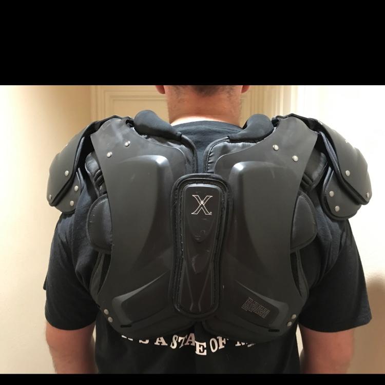 Zenith Shoulder Pads XL | SidelineSwap