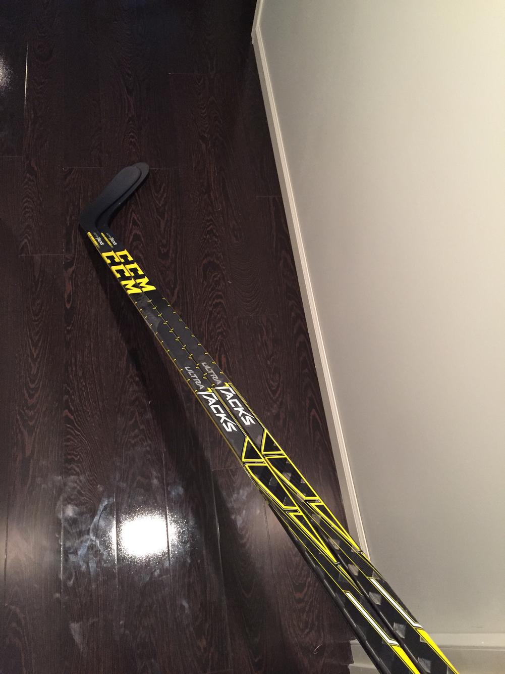 (2 pack) New CCM UltraTacks Pro Stock, RH, P90 Curve, 100 FLEX ...