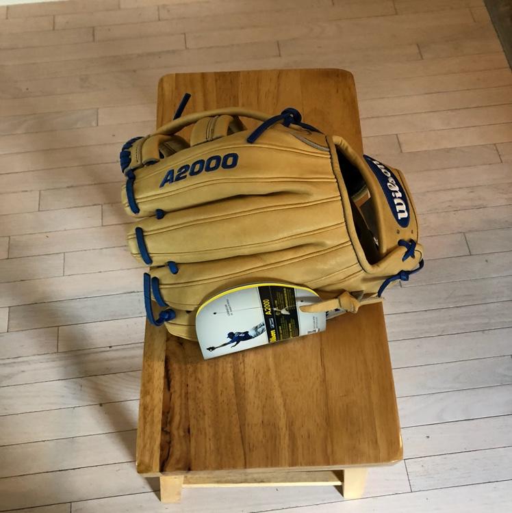Wilson A2000 El3 Blonde/royal | SidelineSwap