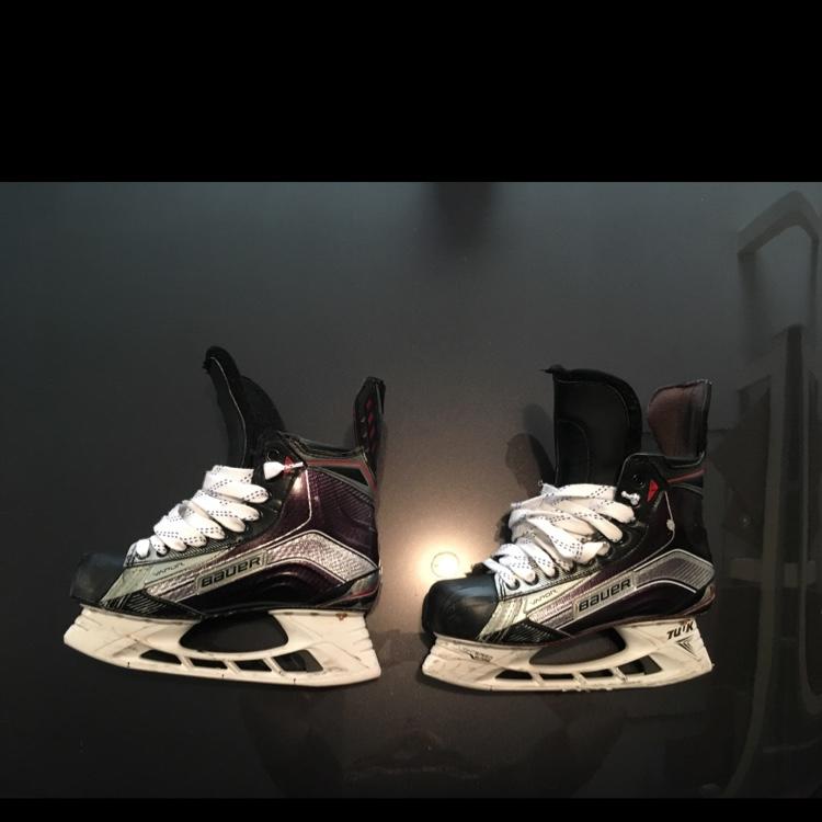 Bauer 1x With Custom Black Tongues, Custom Eye Lits, And Custom Liner ...