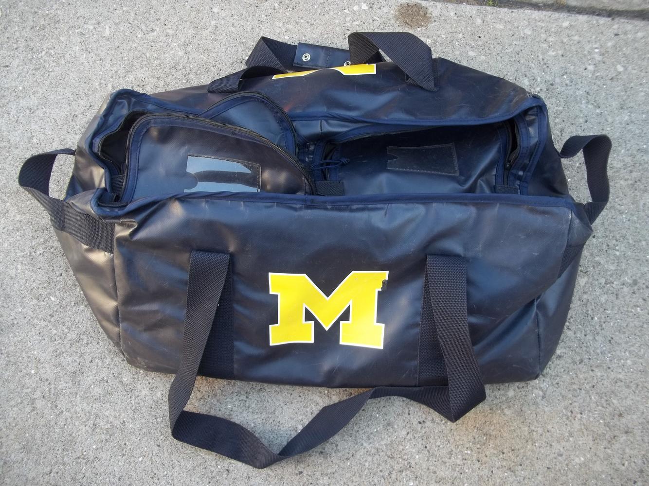 TEAM ISSUED UNIVERSITY OF MICHIGAN HOCKEY BAG 4 COMPARTMENTS | SidelineSwap