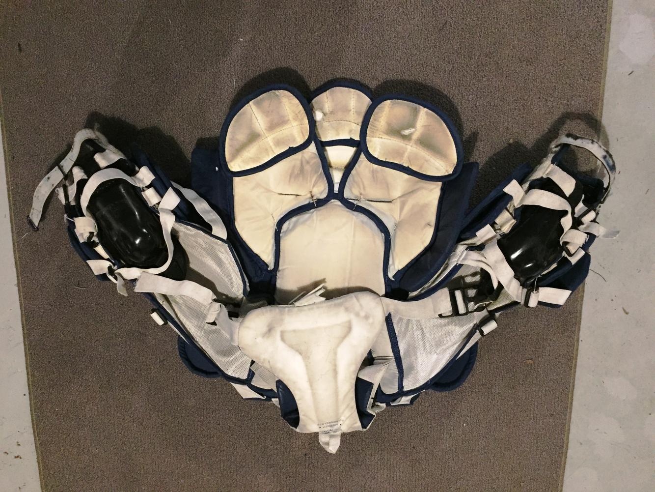 Bauer Reactor 7000 Goalie Chest and Arm Protector Goalie Chest ...