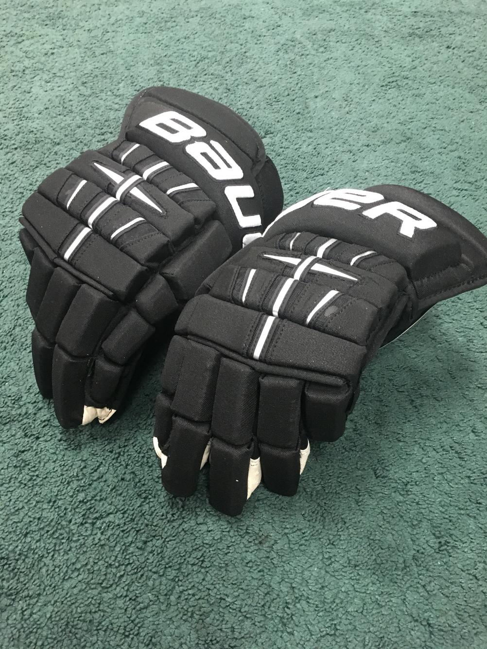 New Bauer 4-roll Pro Gloves | SidelineSwap