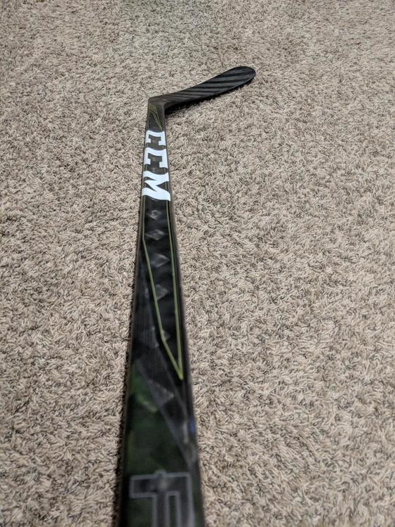 CCM Trigger ASY Stick - Senior Right (R) - P29 Curve 75 Flex | SOLD ...
