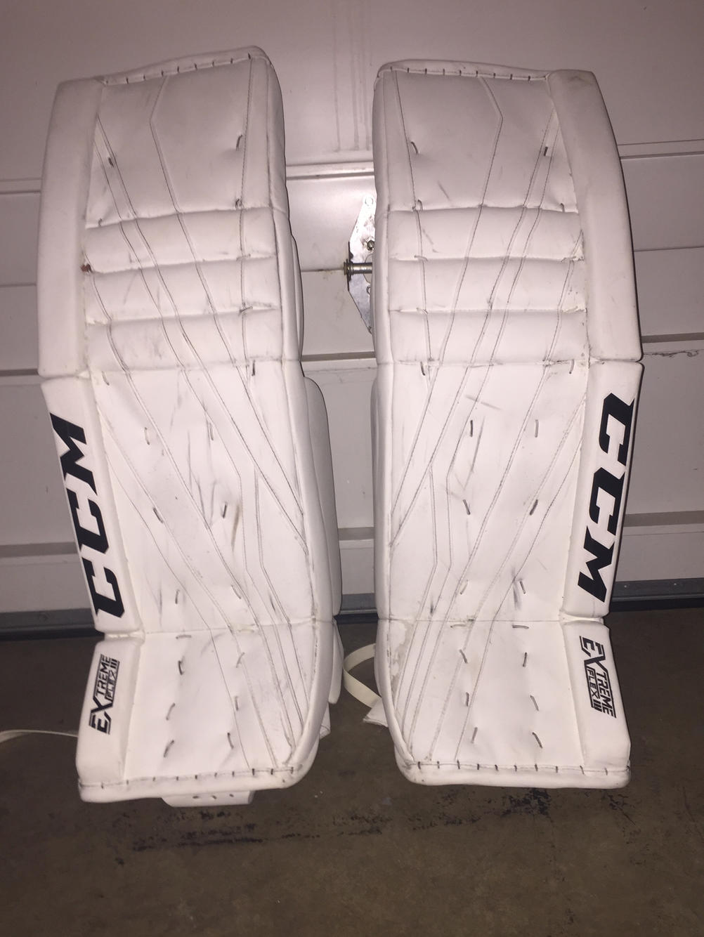 CCM Extreme Flex III Speedskin Leg Pads | SidelineSwap