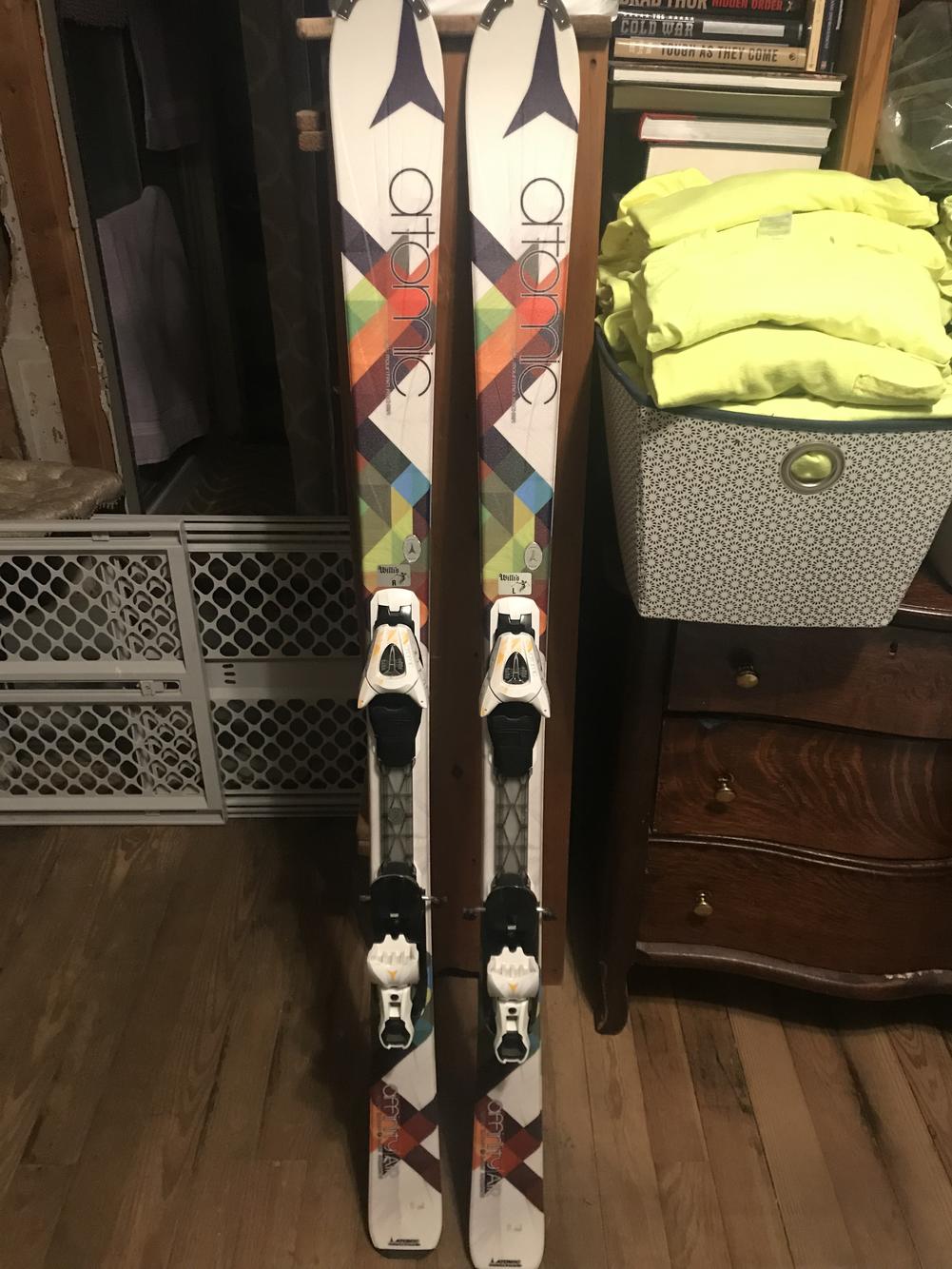 Atomic Affinity Sky Skis | SidelineSwap