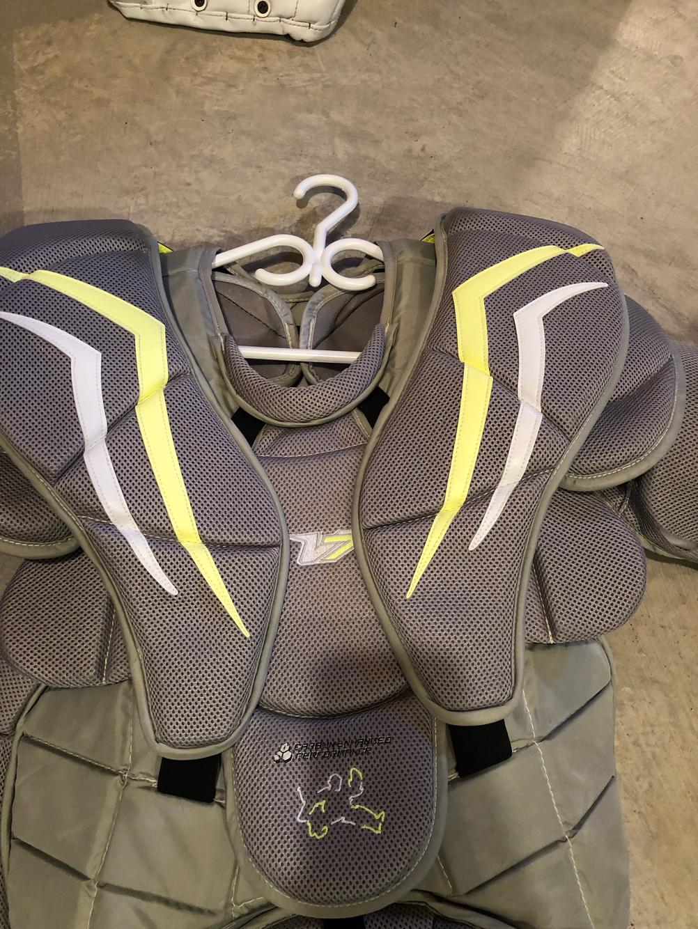 Vaughn V7 Pro Carbon Chest Protector | SidelineSwap