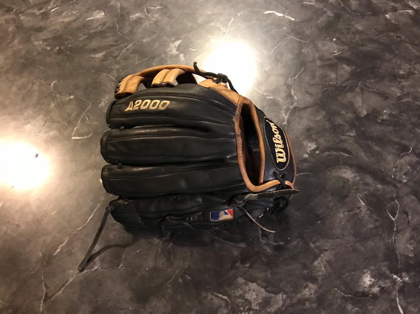Wilson A2000 EL3 11.75” Single Post Web | SidelineSwap