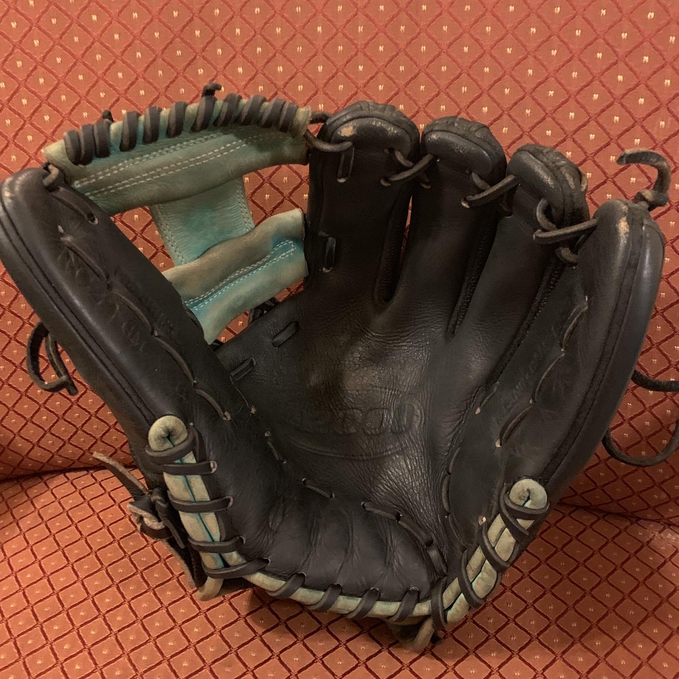 Wilson A2000 RC22 | SidelineSwap