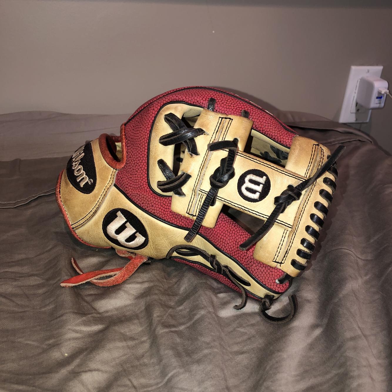 Wilson A2000 1786 Red Super Skin | SidelineSwap