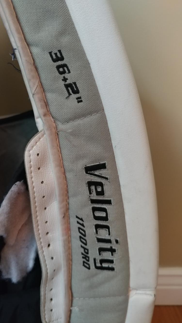 Vaughn Velocity V6 Goalie Leg Pads Senior Pro Stock | SidelineSwap