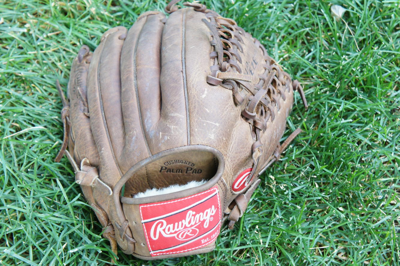 Rawlings Sandlot Series Baseball Glove (Trapeze) | SidelineSwap