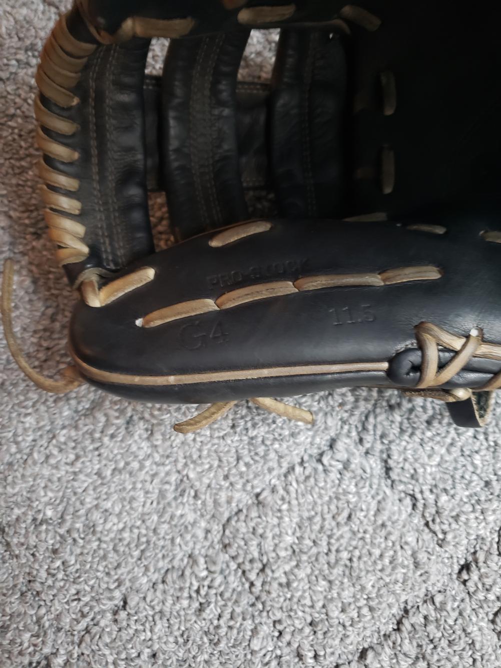 Wilson A2000 G4 Baseball Glove | SidelineSwap