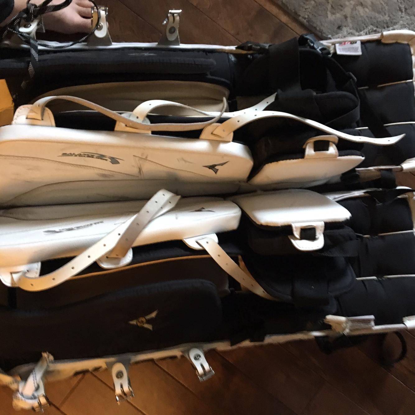 Velocity V5 Goalie Leg Pads Senior | SidelineSwap