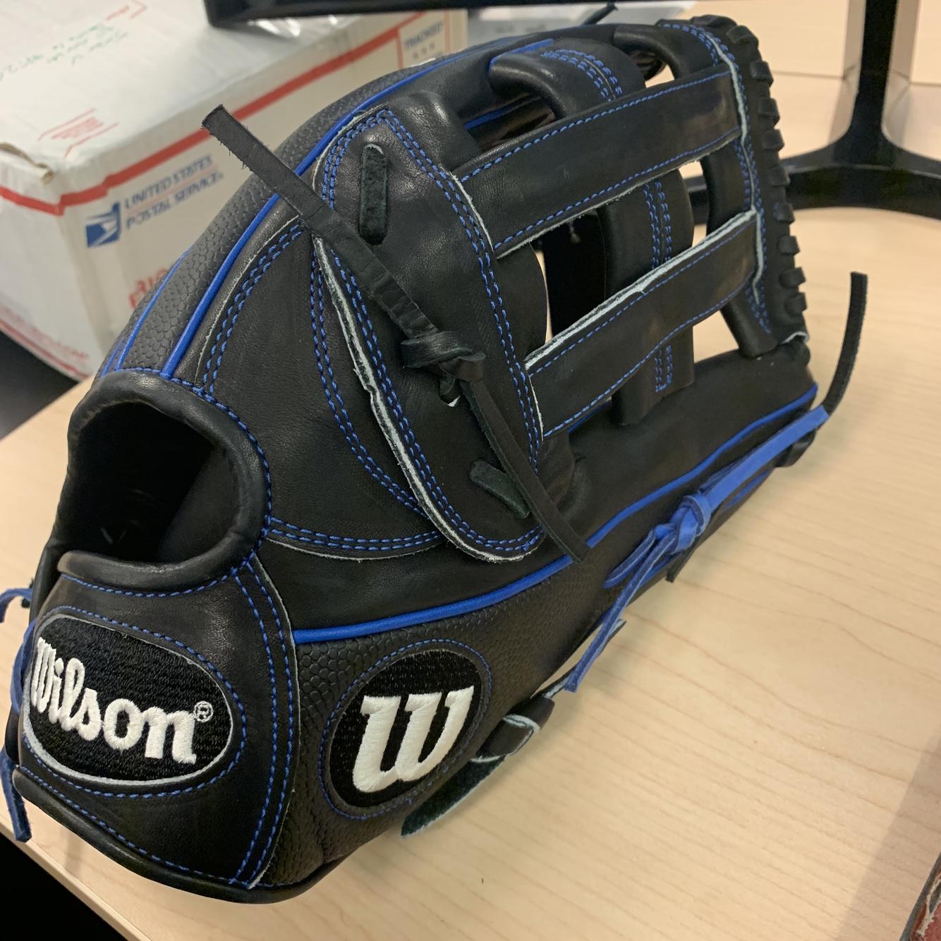 New Wilson A2000 1799 custom | SidelineSwap