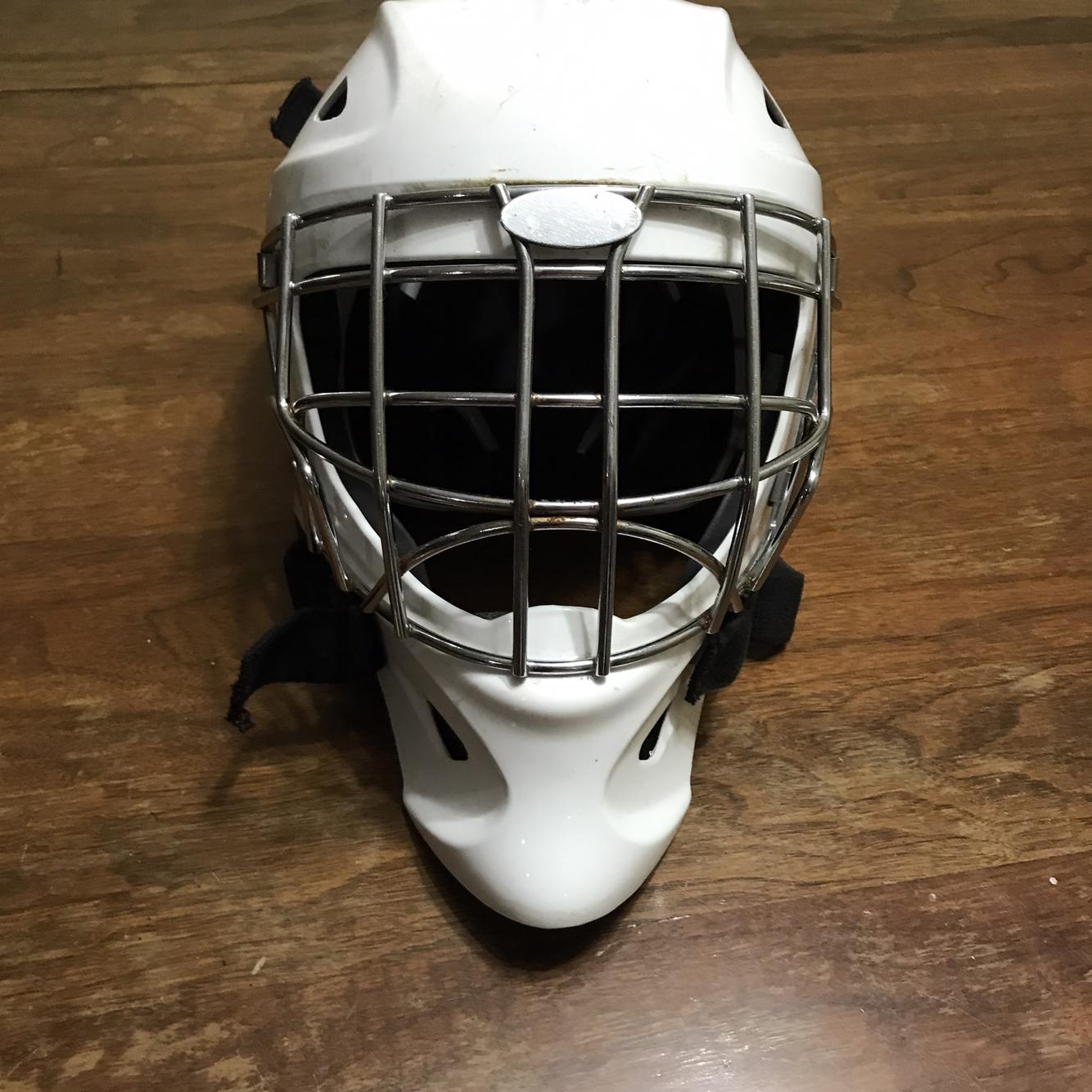 White Junior Itech 1000 Pro Stock Goalie Mask | SidelineSwap