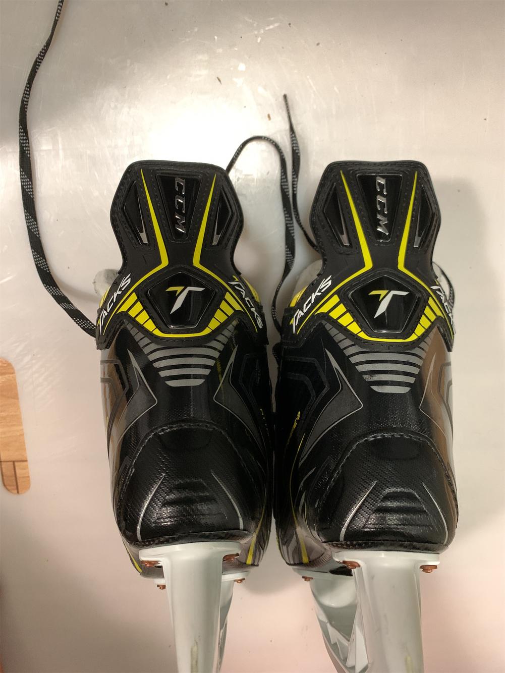 Senior CCM Ultra Tacks D&R (Regular) Size 6.5 Hockey Skates | SidelineSwap