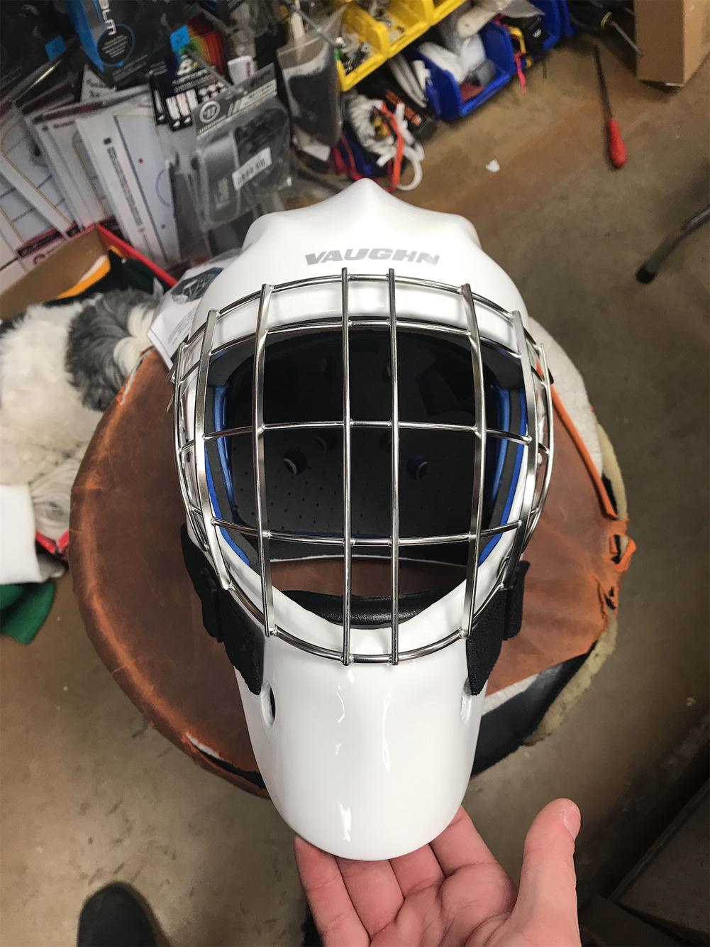 New Senior Vaughn VM Pro Elite Goalie Mask | SidelineSwap