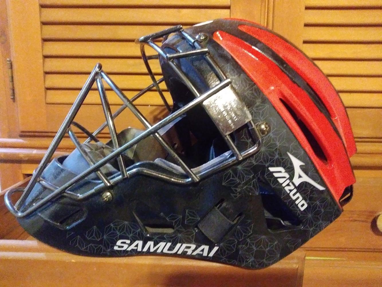 Intermediate Mizuno Catcher's Mask | SidelineSwap