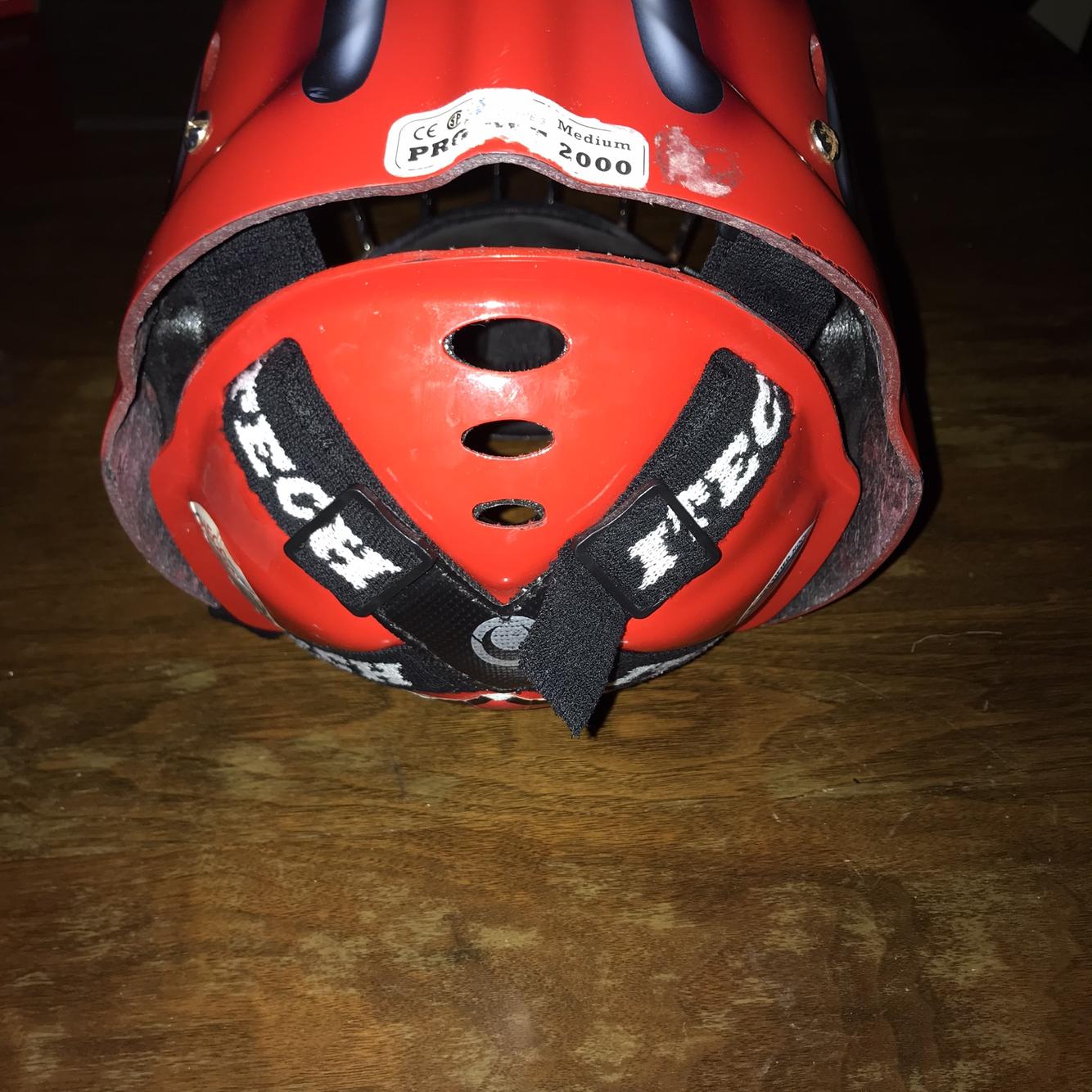 Red Senior Itech Goalie Mask | SidelineSwap