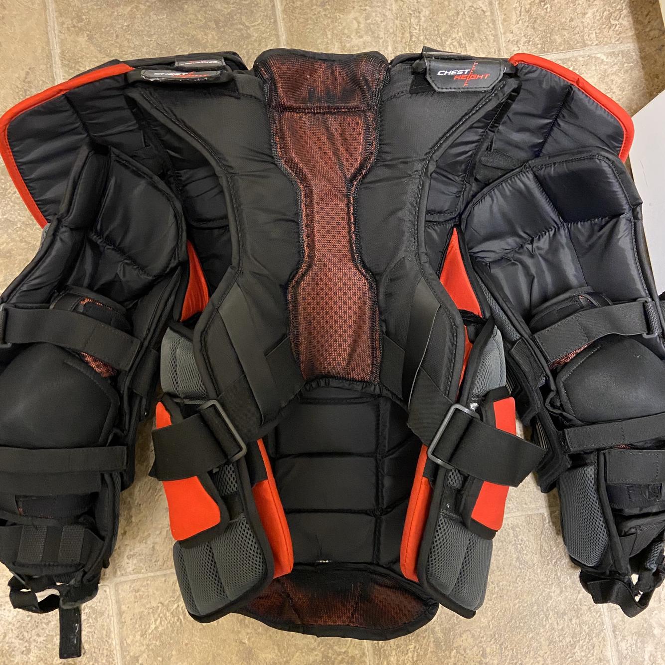 Senior Extra Large CCM Extreme Flex Shield II Goalie Chest Protector ...