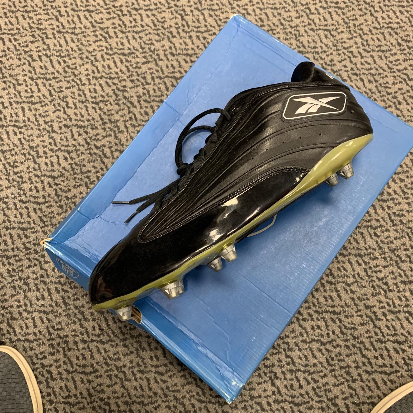 Black Men's Detachable Cleats Low Cut | SidelineSwap