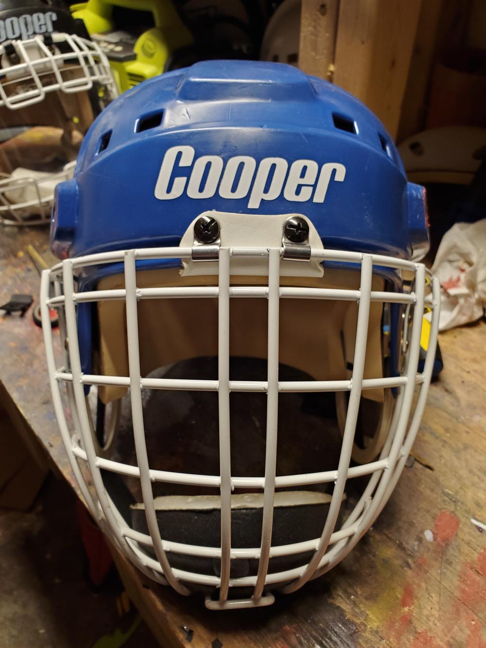 Used Senior Cooper Goalie Mask | SidelineSwap