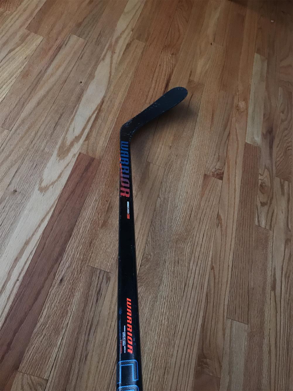 Used Youth Warrior QR Edge Stick 30 Flex, Right Handed, W03 Curve, Grip ...
