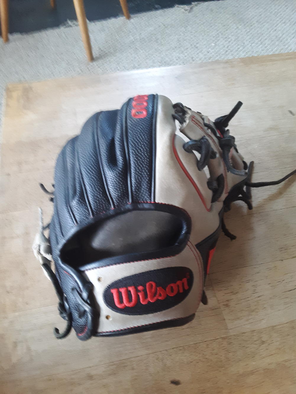 Used High School/College Wilson Infield Right Handed A2000 Baseball ...