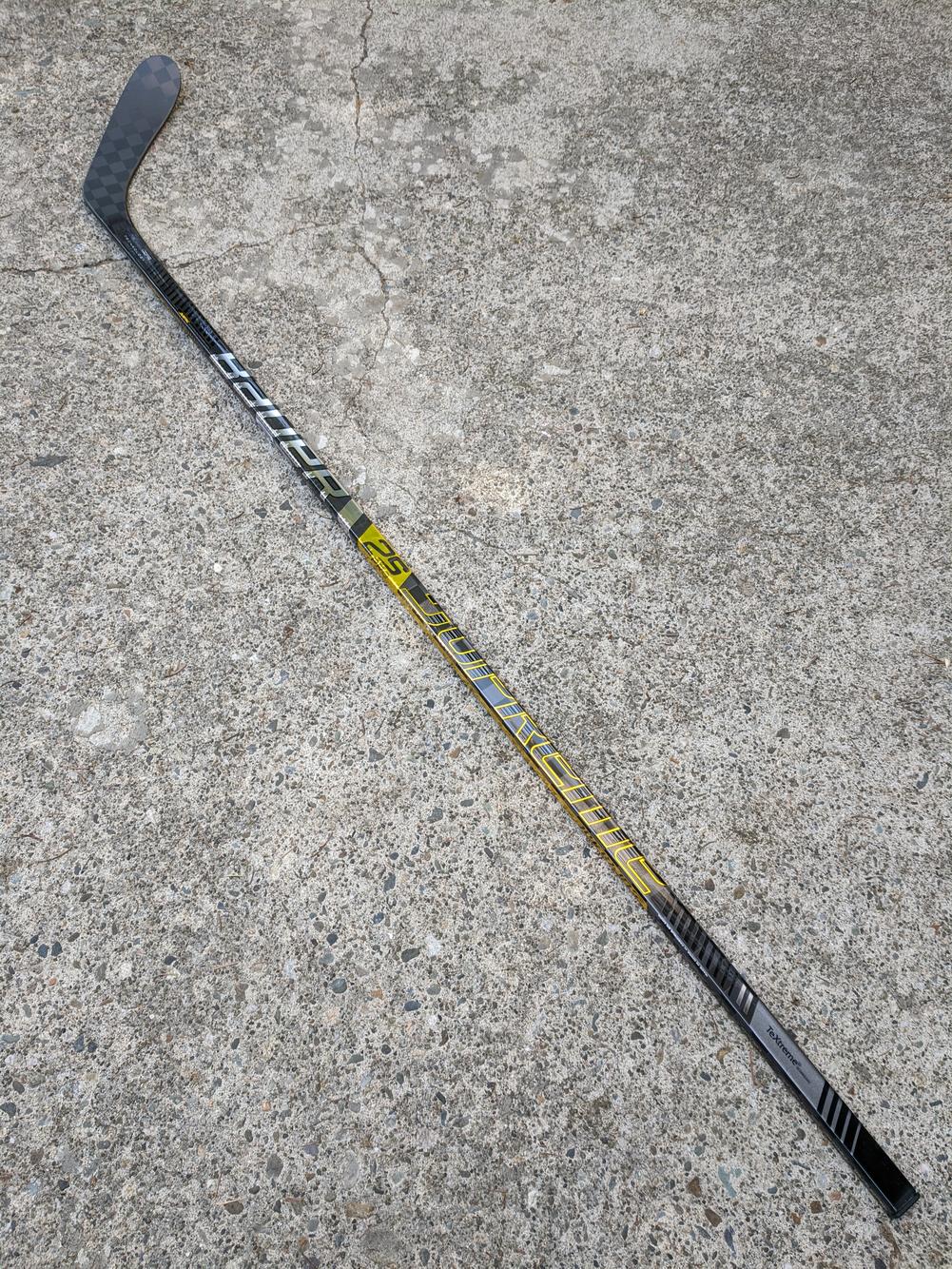 New Senior Bauer Right Handed Supreme 2S Pro Hockey Stick Toe P28 77 ...