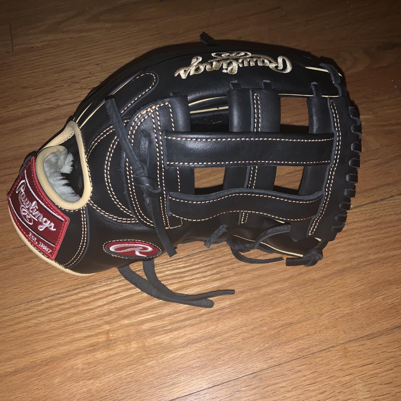 Black New Outfield Gold Glove Elite 12.75" Baseball Glove | SidelineSwap