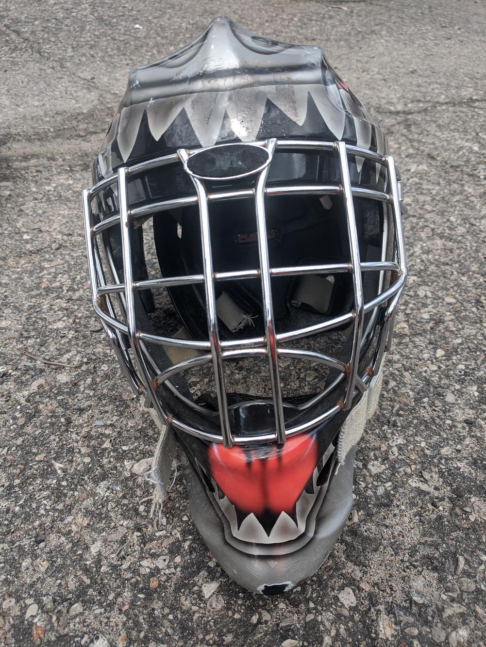 Dinosaur design Junior Used Itech 2500 GoalieMask | SidelineSwap
