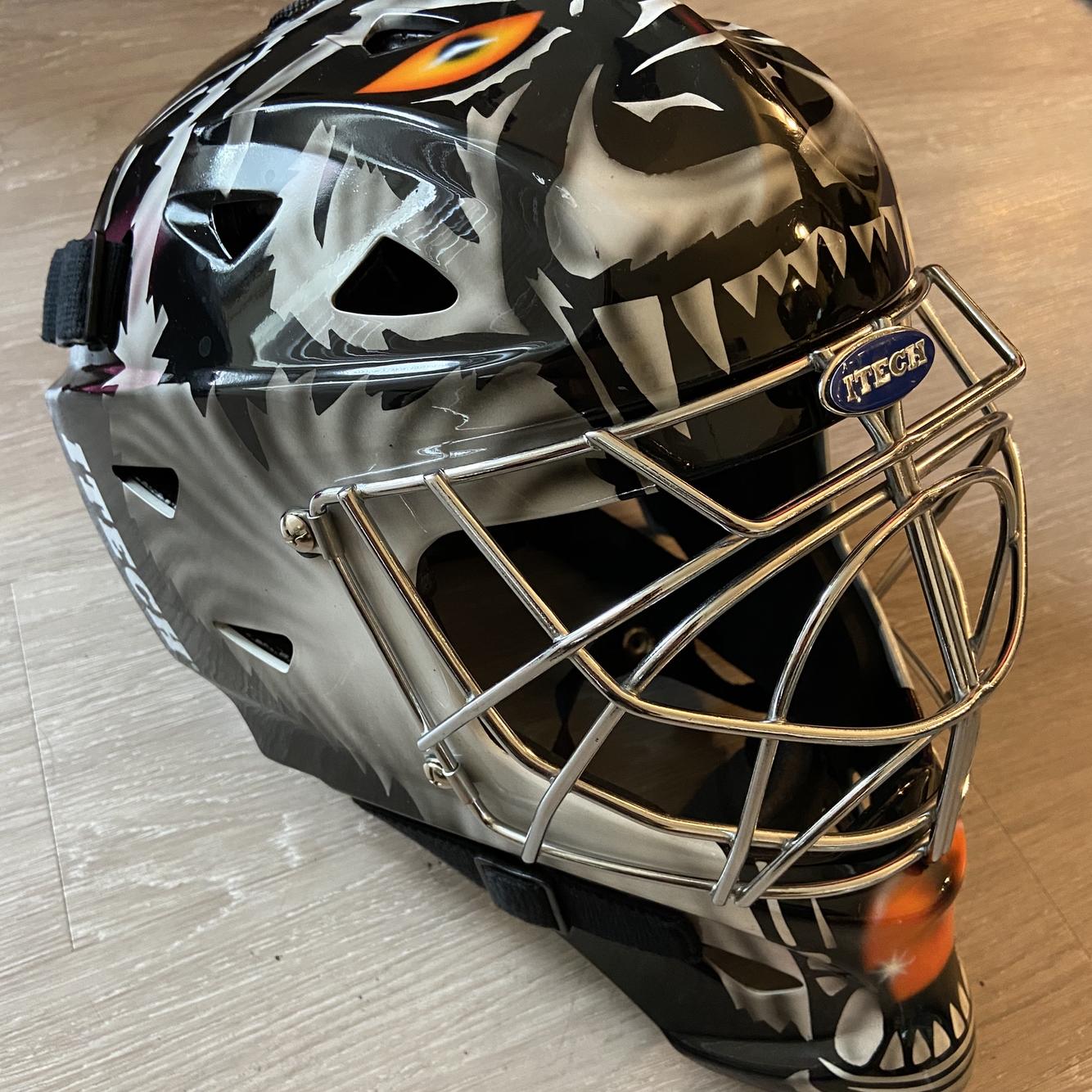 Itech Profile 2500P Cat Eye Senior Goalie Mask | SidelineSwap