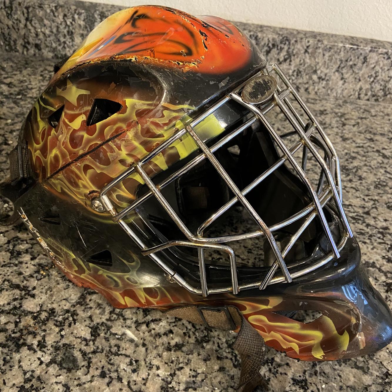Itech Senior Goalie Mask with freebie | SidelineSwap