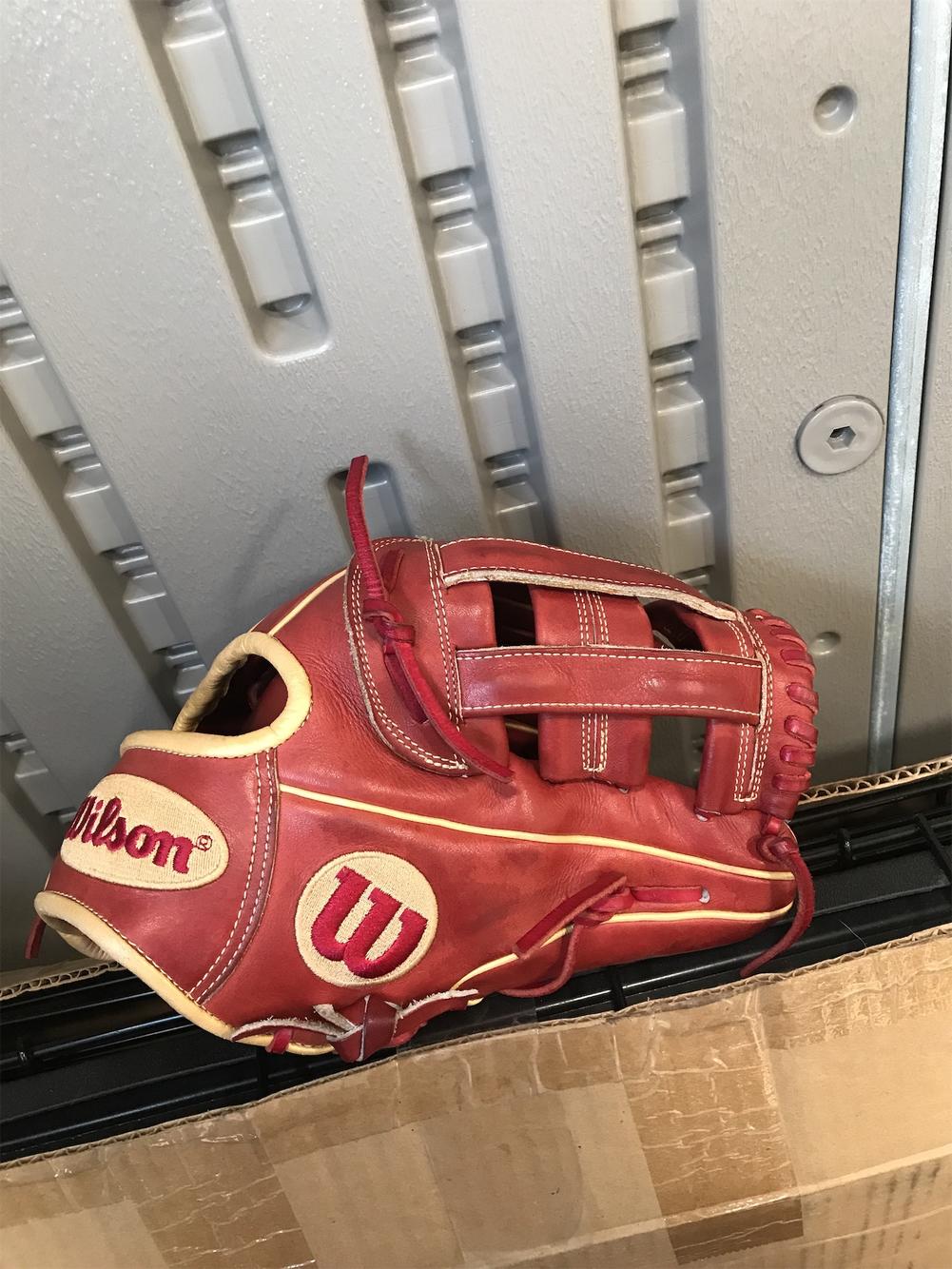 Used Infield A2000 PP05 11.5" Baseball Glove | SidelineSwap