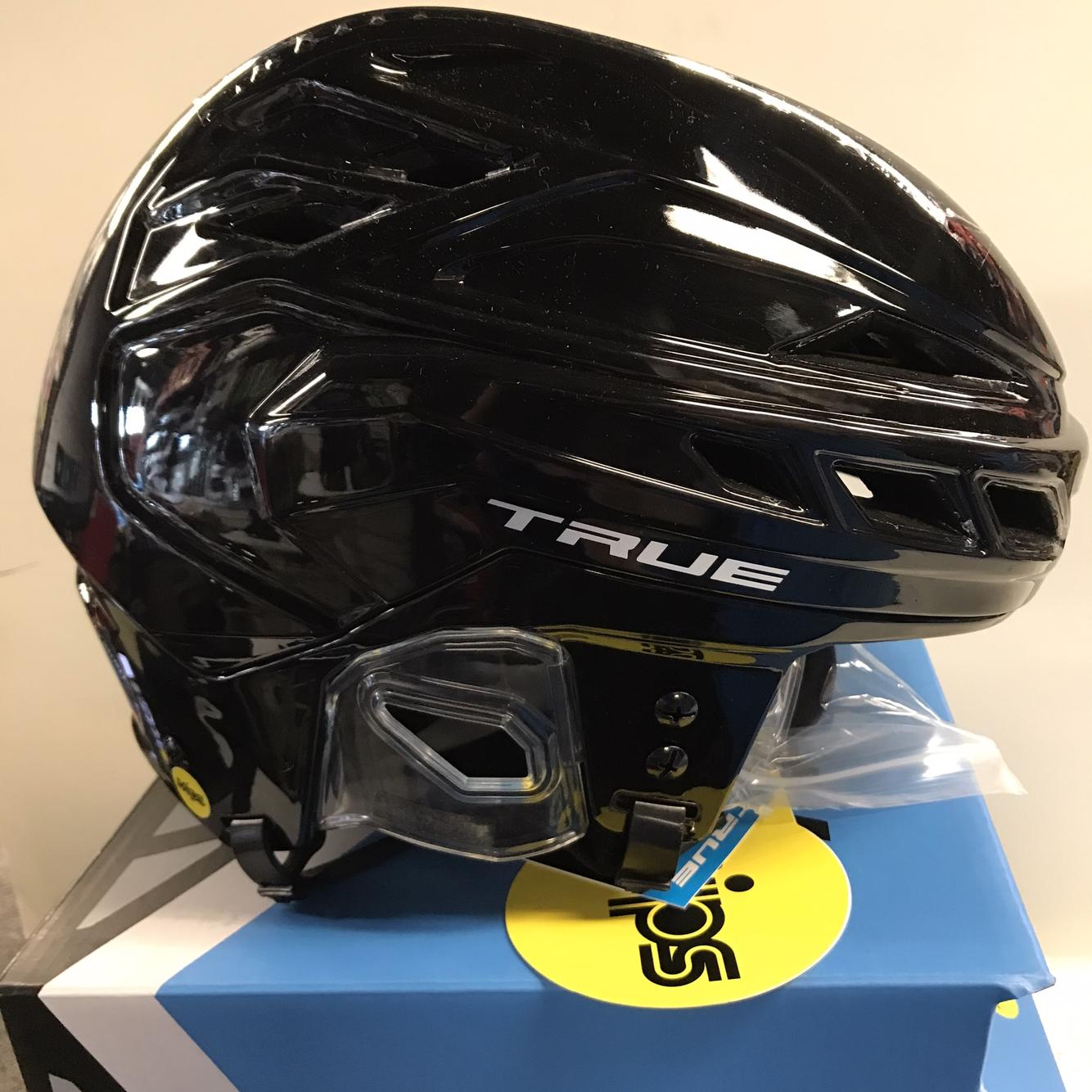 New True Dynamic 9 Pro Hockey Helmet Black Small | SidelineSwap