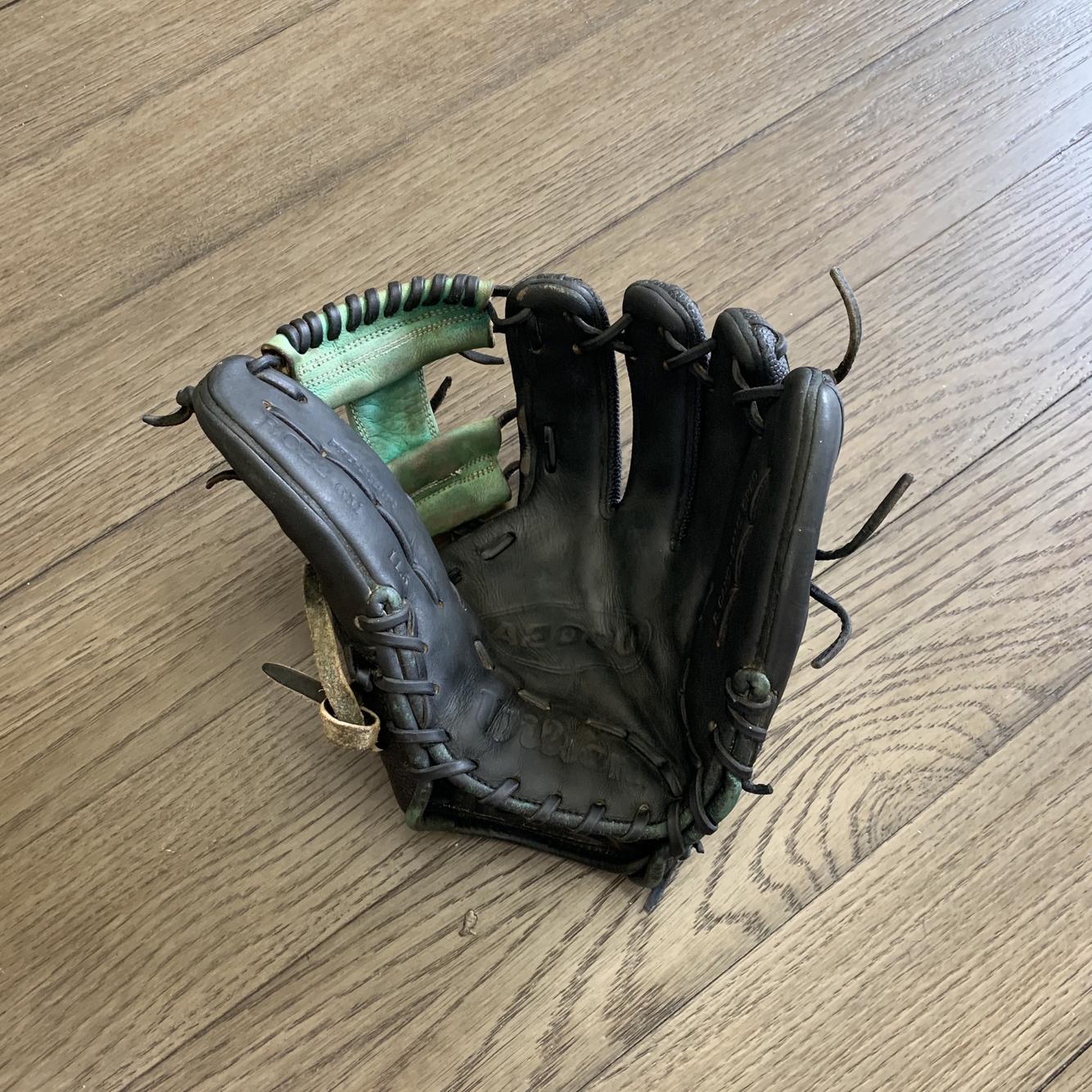Wilson A2000 RC22 11.5" I Web | SidelineSwap
