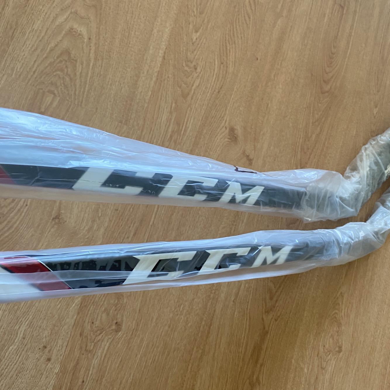 CCM JETSPEED P28 65 Flex Left PRO STOCK | SidelineSwap