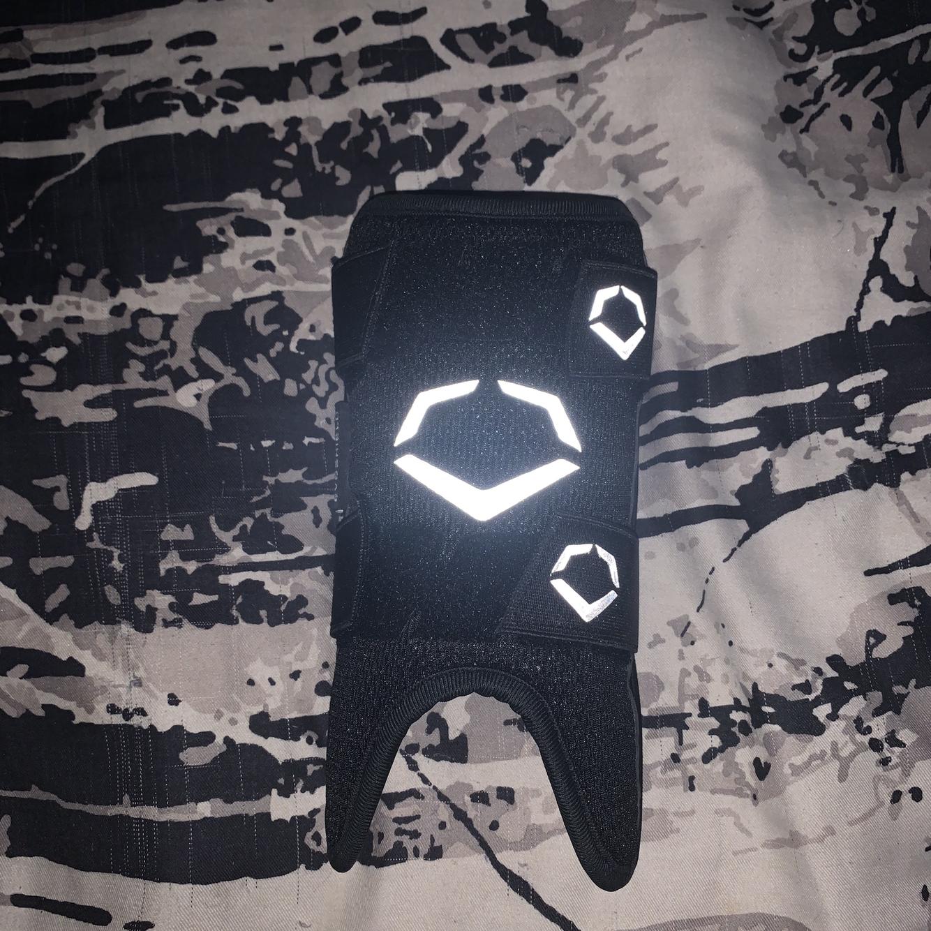 Used Senior EvoShield Shin Guards | SidelineSwap