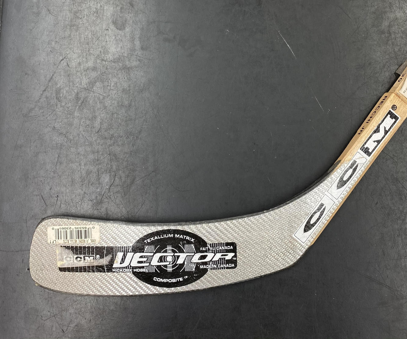New Junior CCM Right Hand Vector Wooden Stick Blade Recchi Mid Curve ...