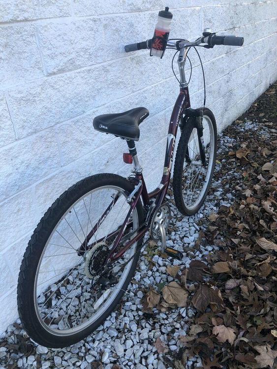 Fuji Monterey 3.0 Comfort Hybrid Bike 21 Speed | Bikes Complete Bikes